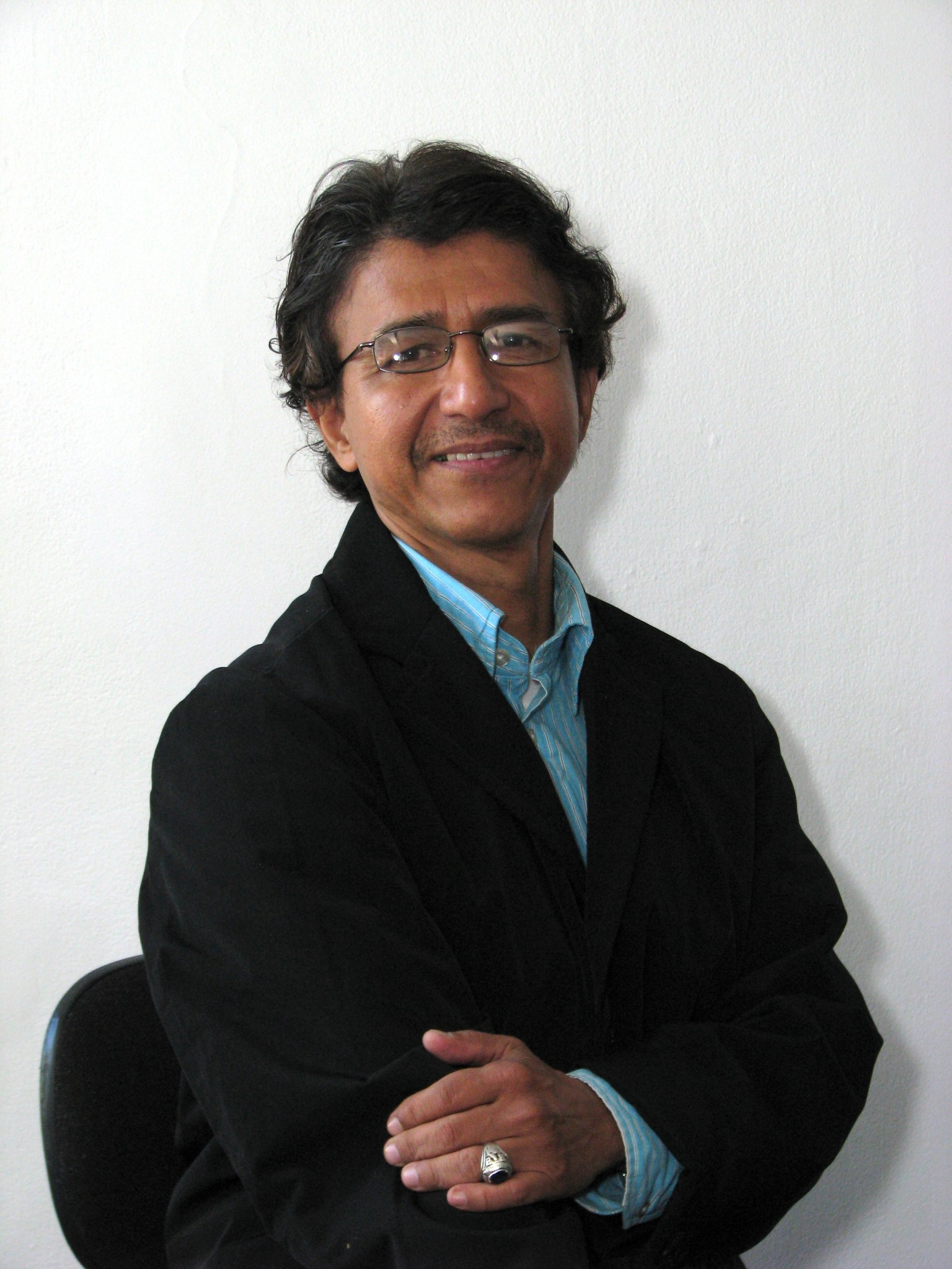 POEMAS DEL ECUATORIANO GEORGE REYES. PINTURAS DE MIGUEL ELÍAS