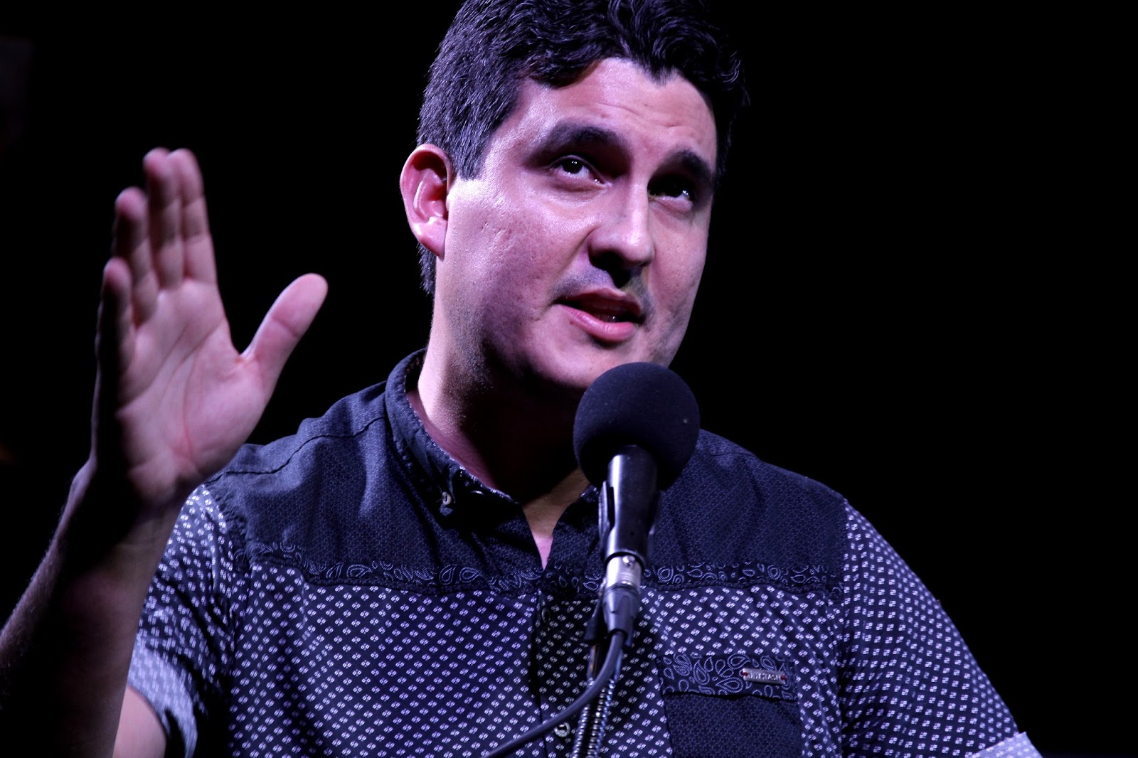 DIEZ POEMAS DE ‘LOS EXCESOS MILENARIOS’, DE DENNIS ÁVILA, PREMIO ...