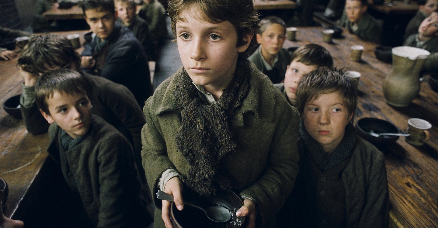 OLIVER TWIST (2005), DE ROMAN POLANSKI. CRÍTICA DE JOSÉ ALFREDO PÉREZ ALENCAR