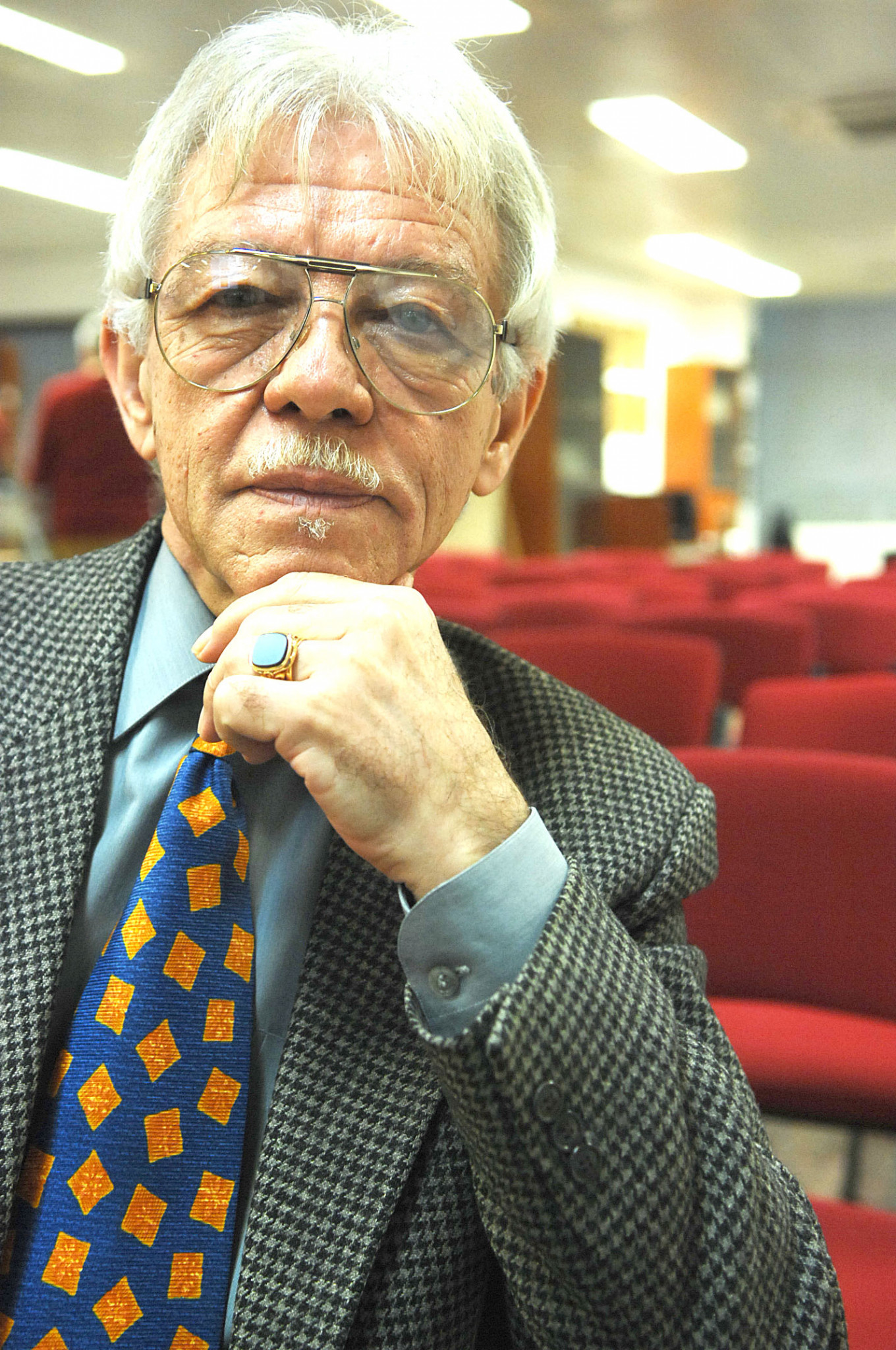 DESCENSO AL INFRAMUNDO. (DRAMA BREVE, EN SEIS ESCENAS, UN PRÓLOGO Y UN EPÍLOGO). POR DAN ...